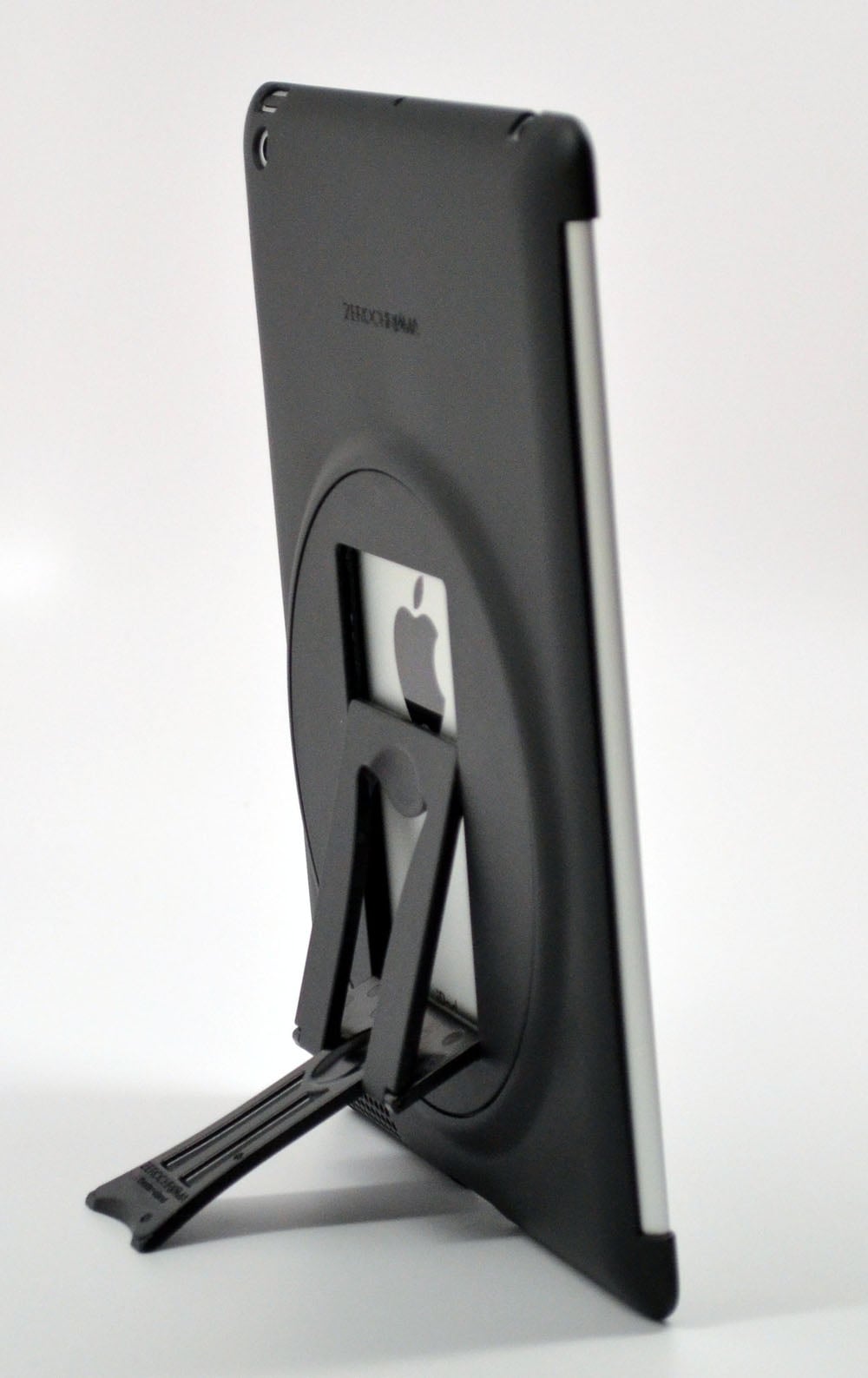 ZeroChroma Vario-SC Review - KickStand Case For iPad | Editors' Choice