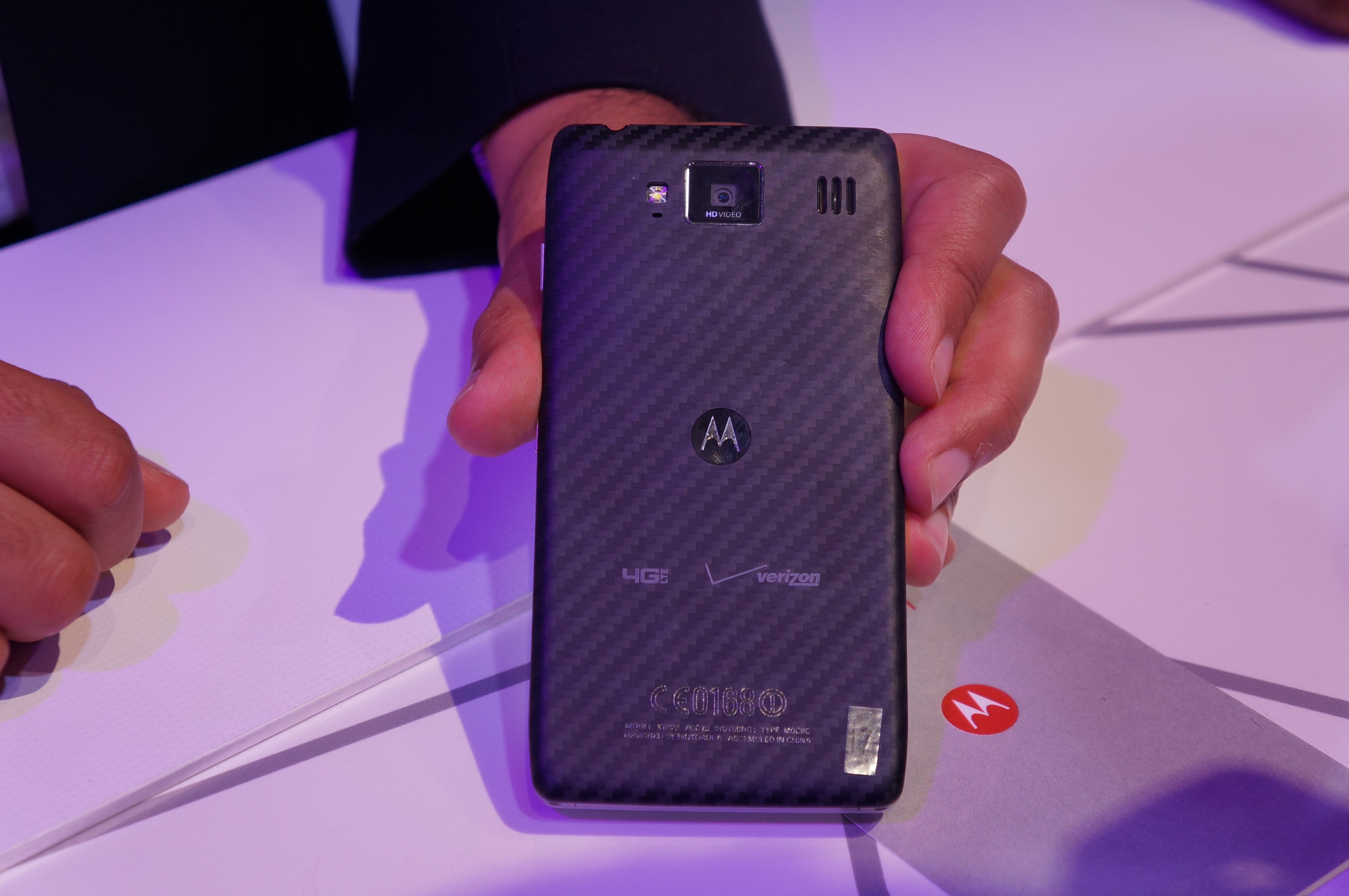 Motorola Droid RAZR MAXX HD and RAZR HD Hands On Video