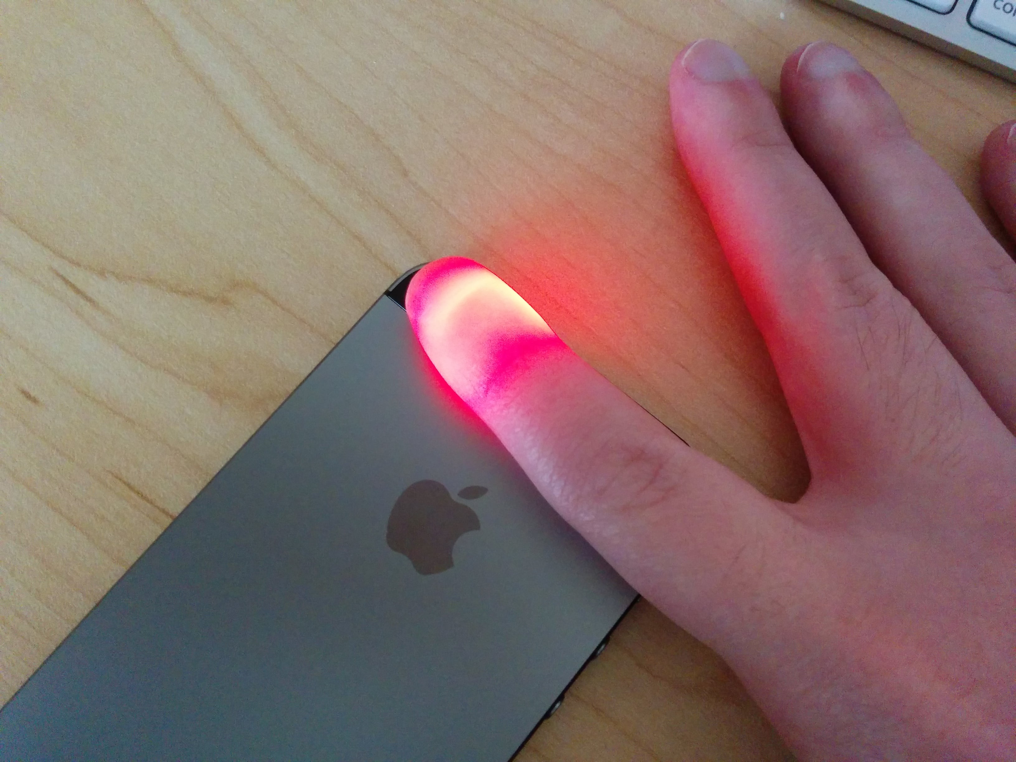 5 Clever Uses for the iPhone LED Flash