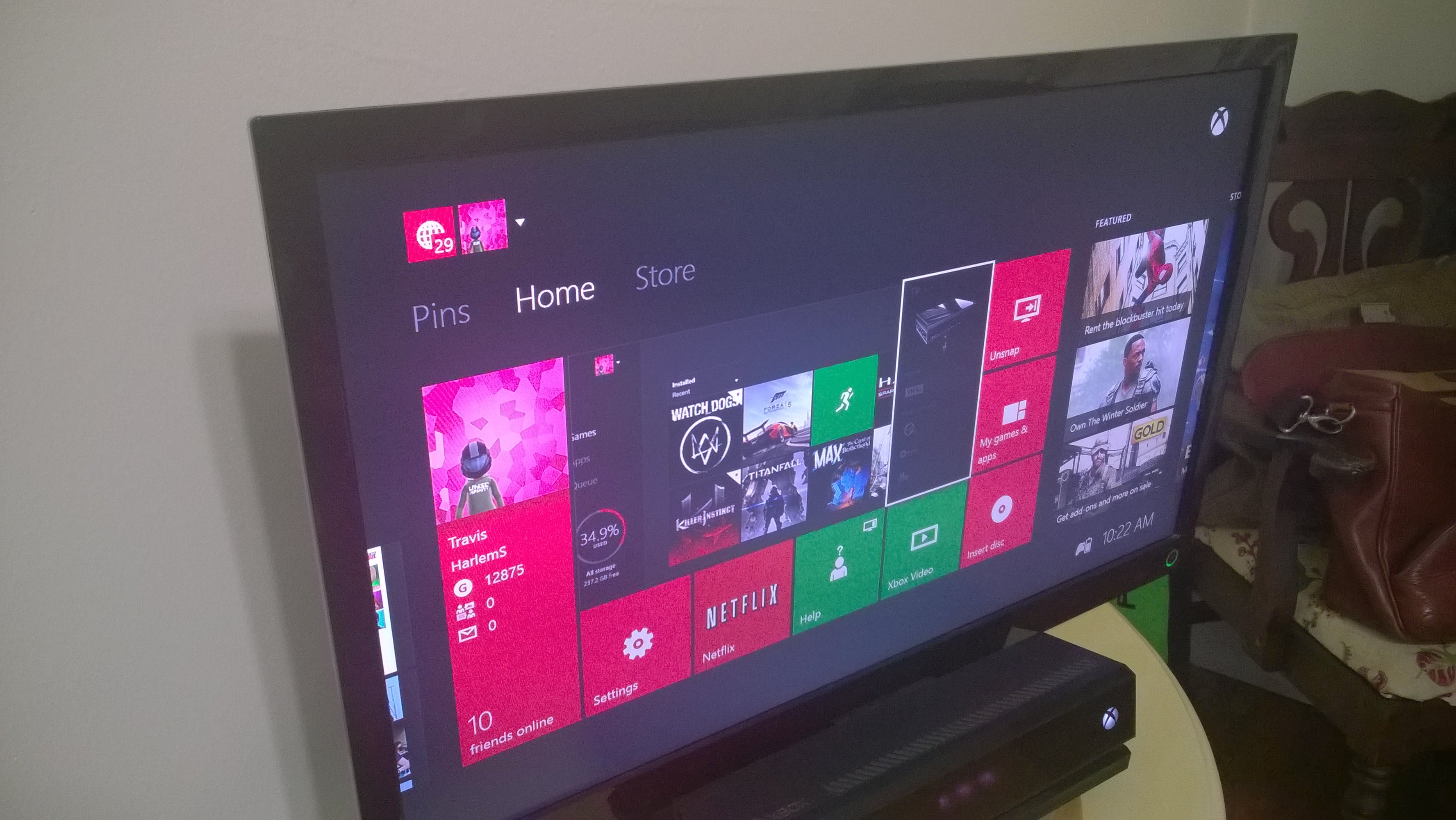 How to Play A Game & Watch TV on the Xbox One