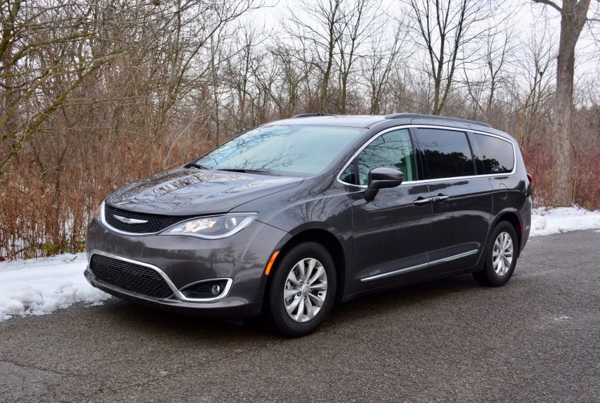 2017 Chrysler Pacifica Review