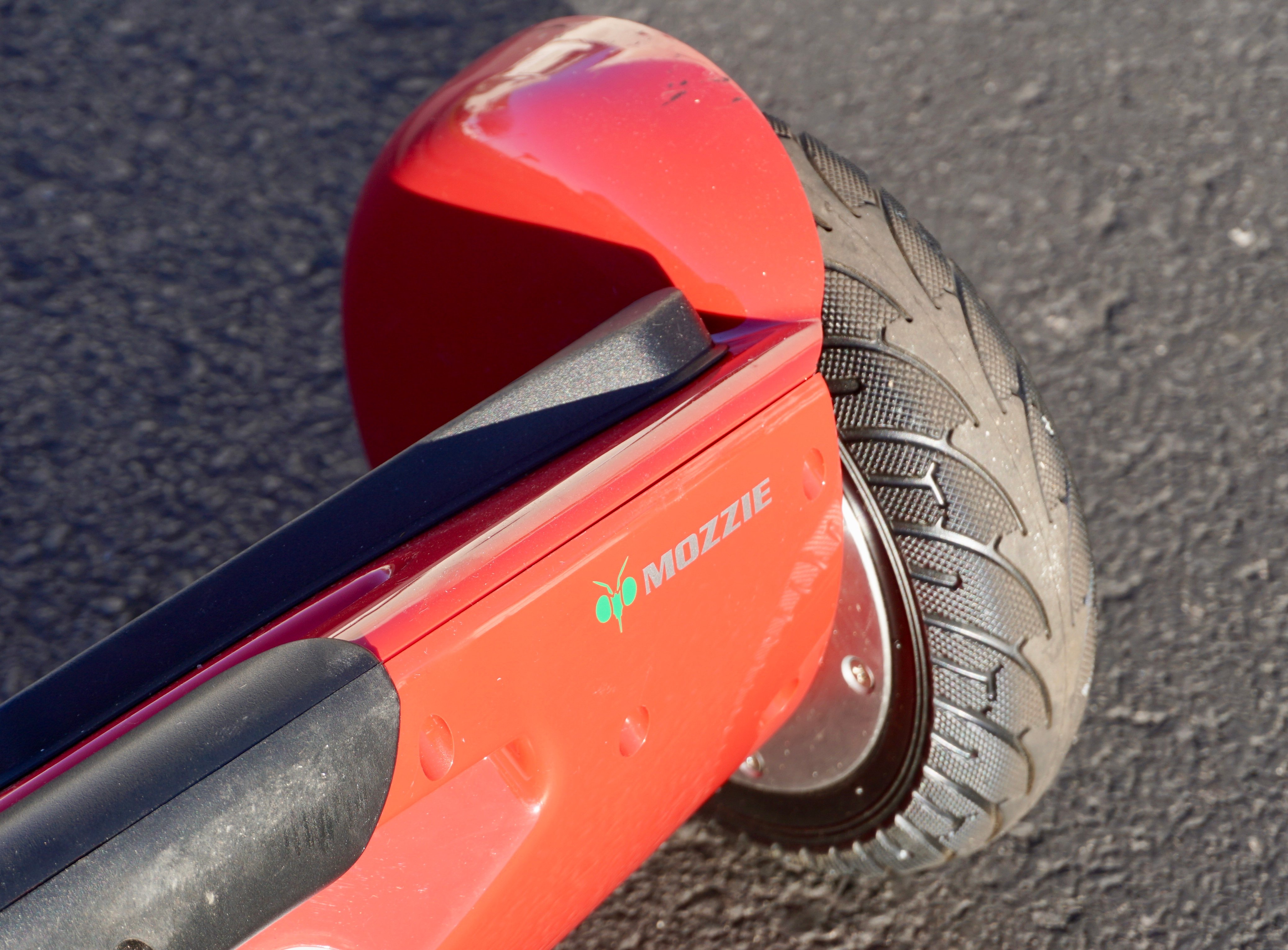 Mozzie Review: A Smarter Hoverboard
