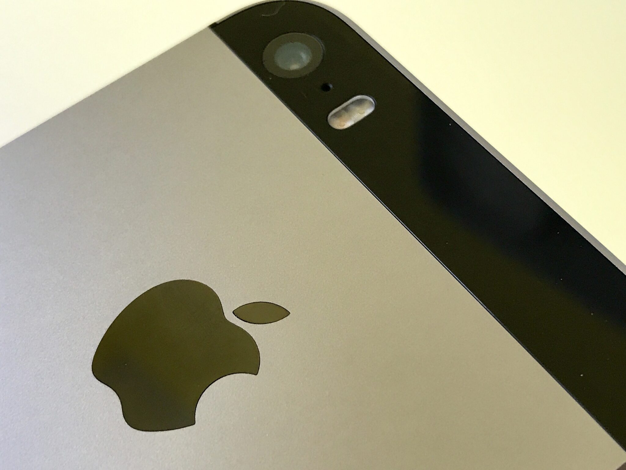 7 Things to Know About the iPhone SE iOS 14.8.1 Update