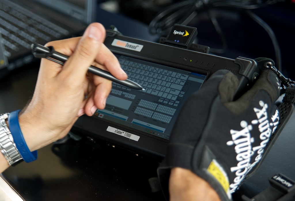 InkShow: MobileDemand xTablet T7000 Keeps Pace with Red Bull Racing